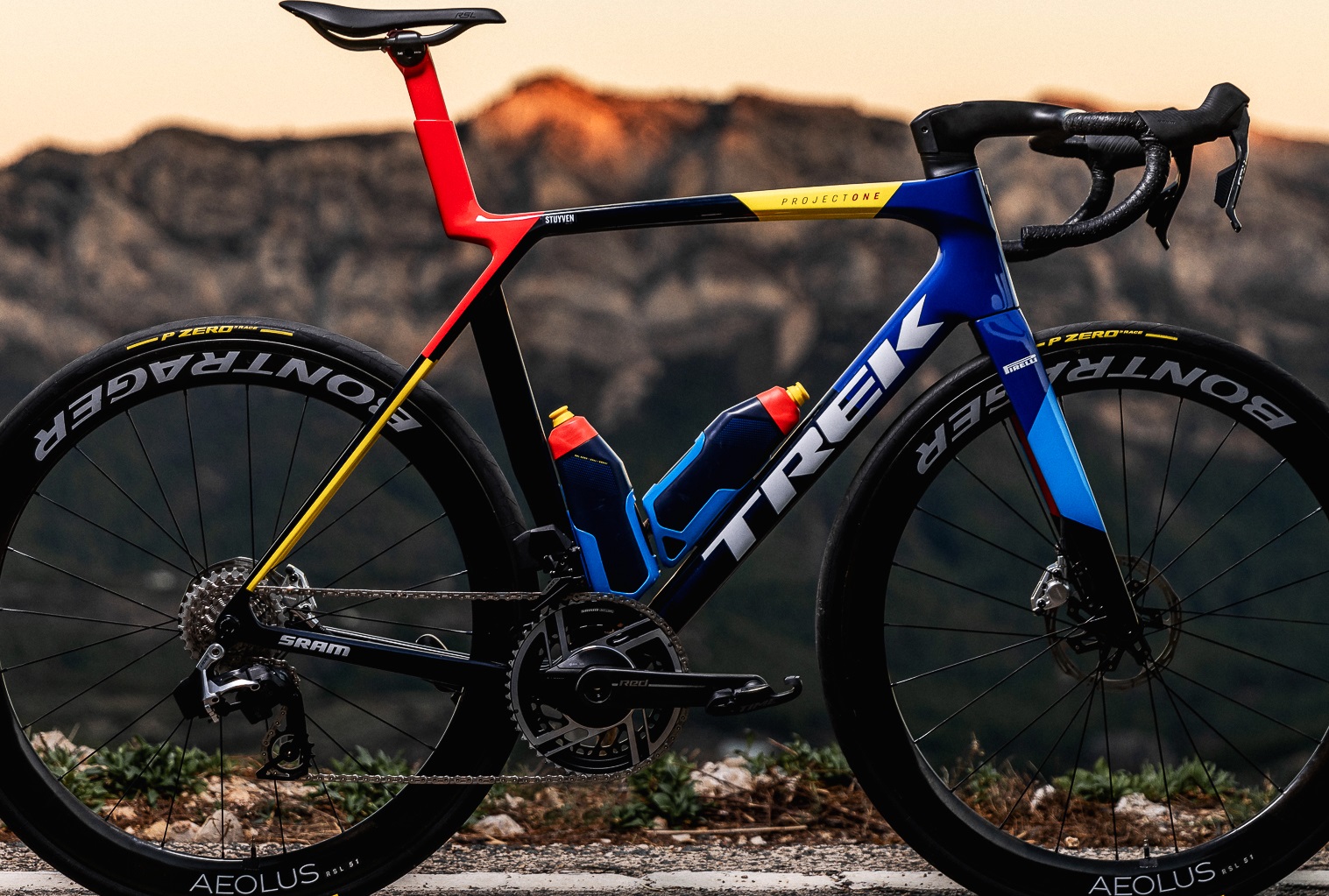 新型 MADONE Gen8発表！TREK(トレック) 2025年モデル！ – 【TREKスポーツバイクなら】BEX ISOYA